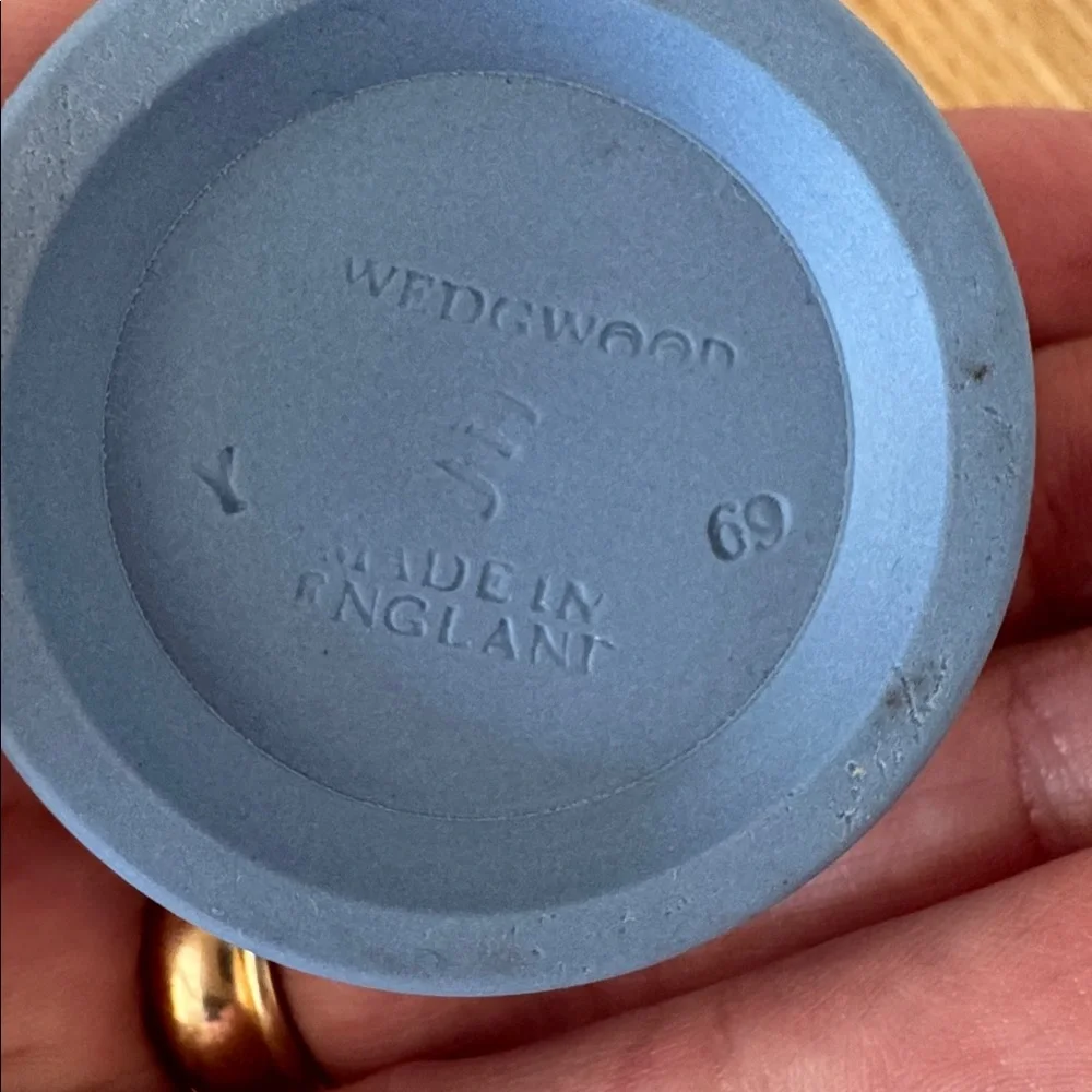 Wedgwood | Art | Wedgwood Jasperware Blue Trinket Box Neoclassical ...